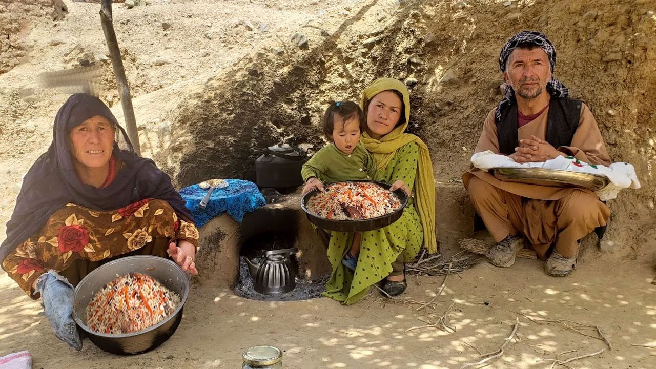 Authentic Qabili Palaw Recipe | Cooking Afghan Food in the Village ...