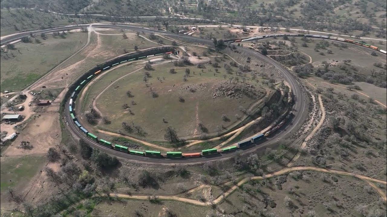 Tehachapi Loop - YouTube