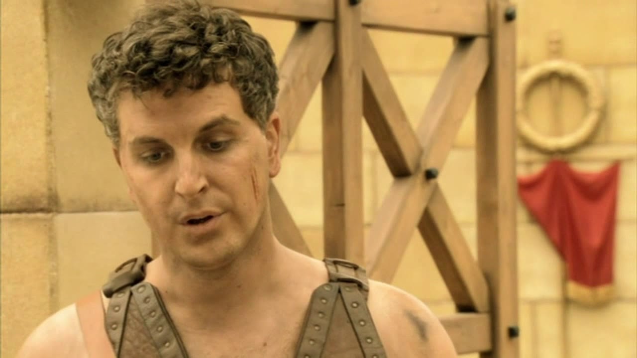 Horrible Histories Romans: Andabatae gladiator - YouTube