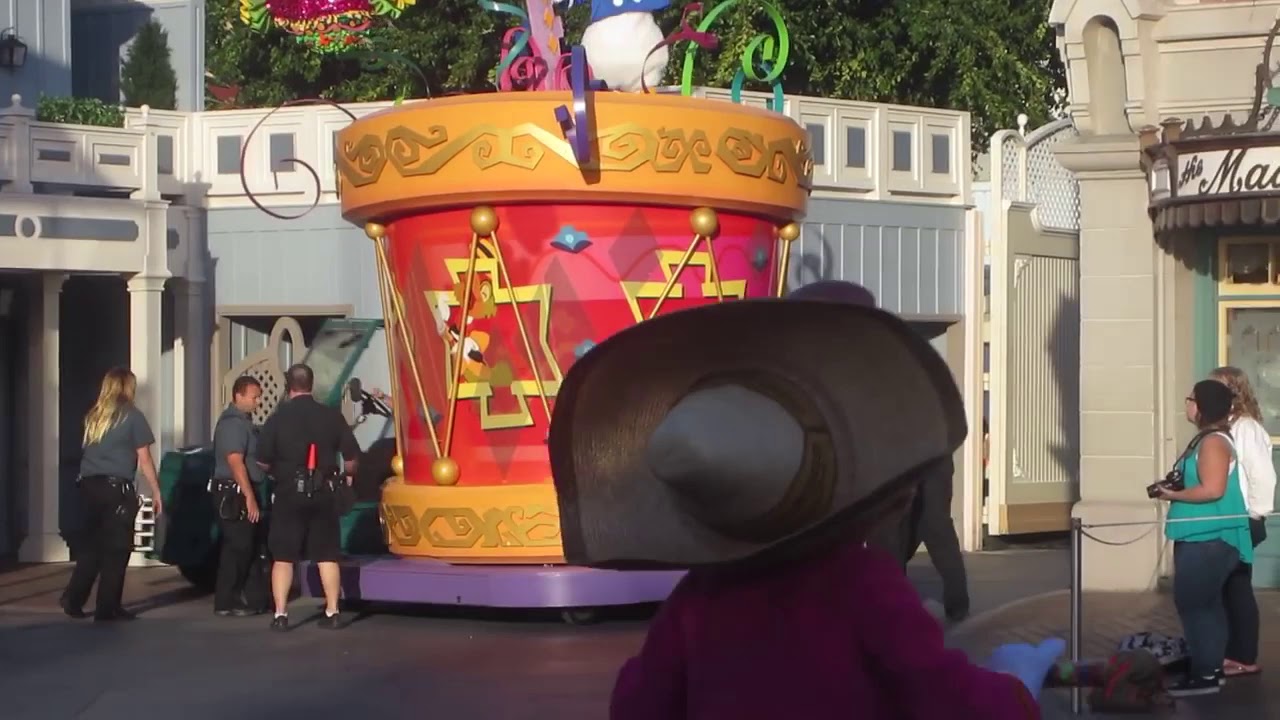Disneyland Parade Accident Break Down- Mickey's Soundsational Parade ...