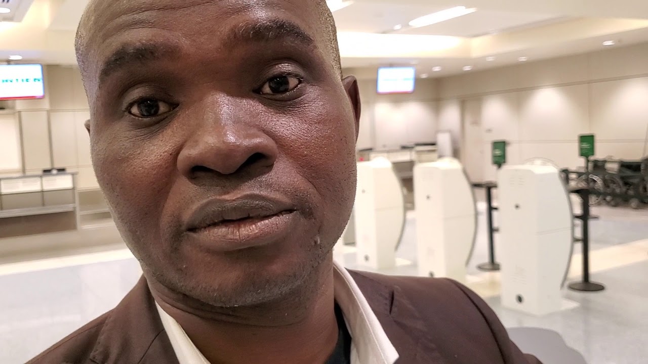 Poor customer service frontier Airlines DFW Airport - YouTube