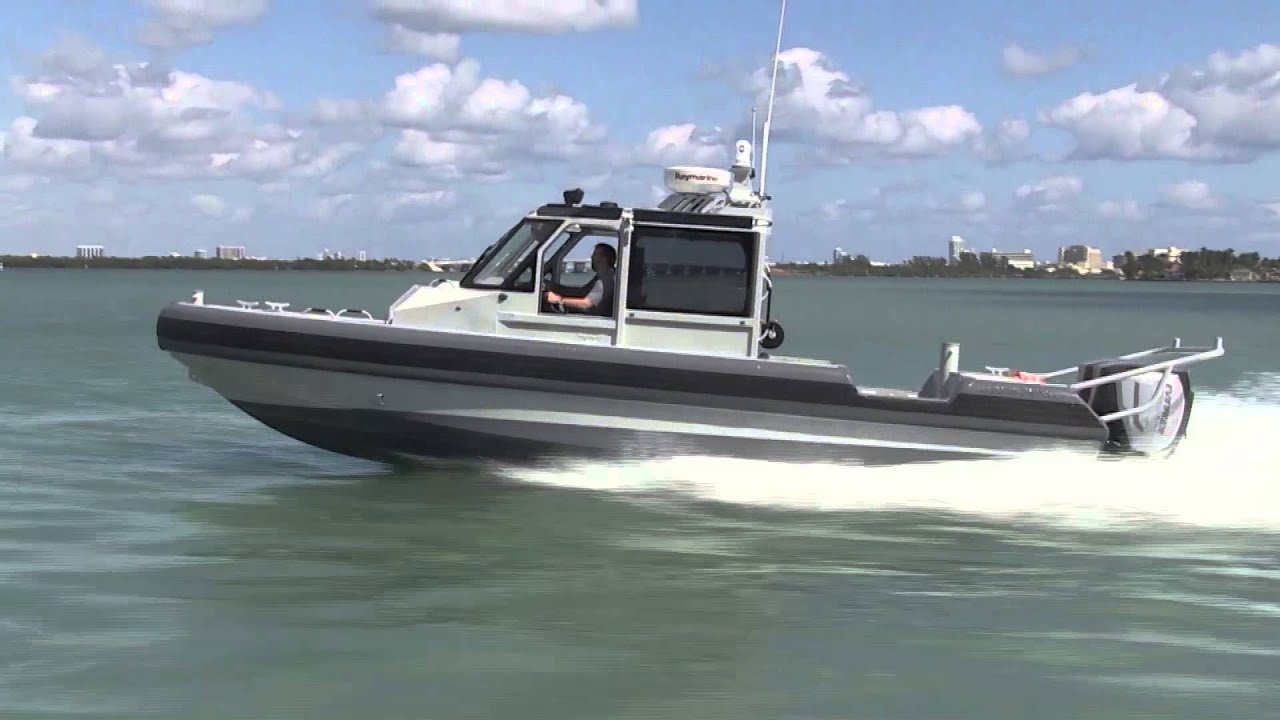 Metal Shark 29 Defiant - YouTube