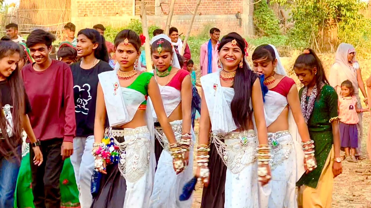 Jaanu mari kutra bhukade // जानू मारी कुतरा भुकाड़े //sanjay mandloi ...