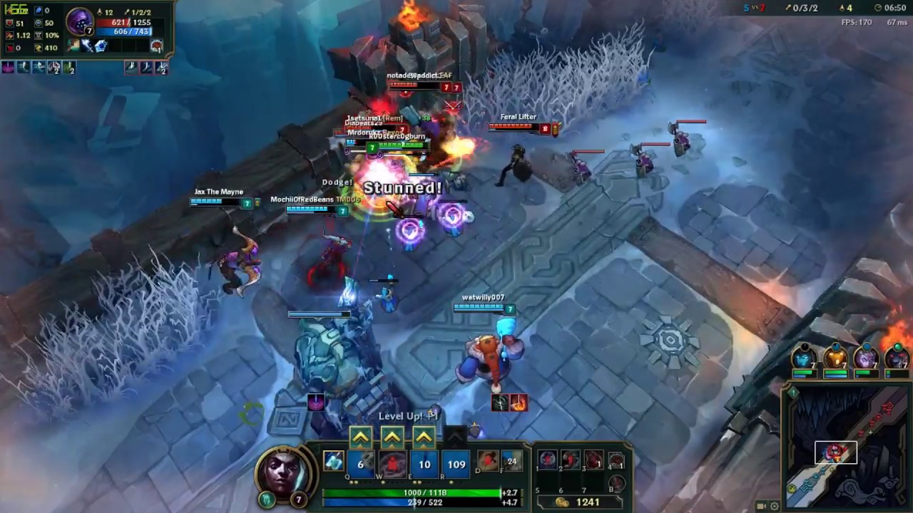 Two noobs and Hue play League of Legends - YouTube