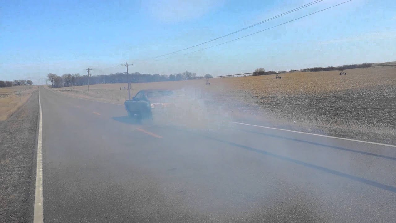 1971 Duster 340 burnout - YouTube