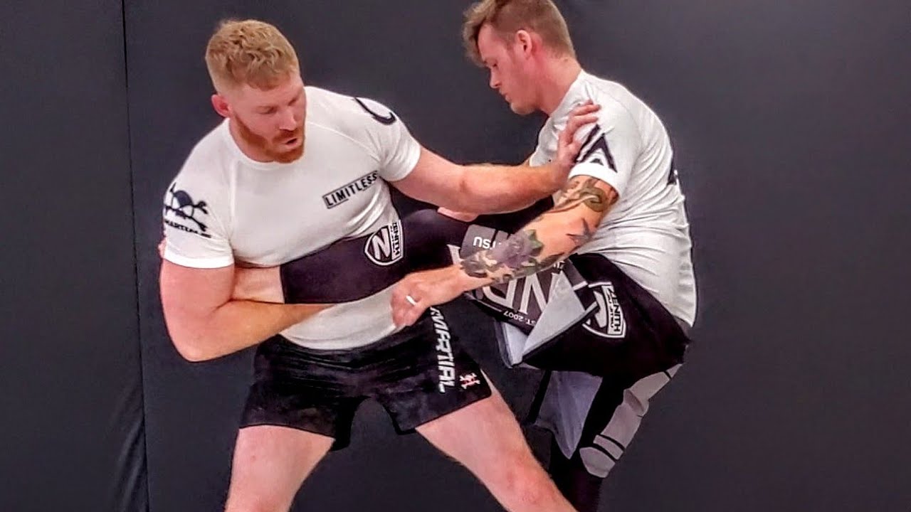 Butterfly Ashi and Single Leg to Aoki Lock! - YouTube