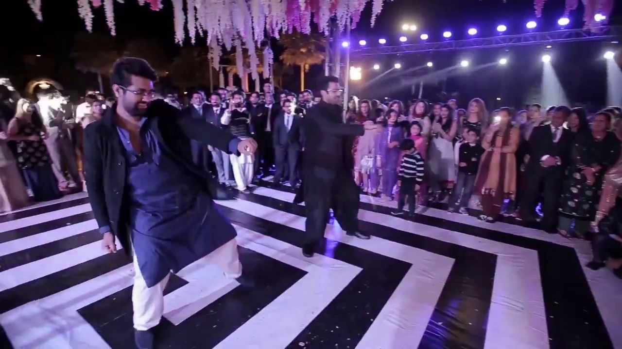 Pakistani Wedding Dance - YouTube