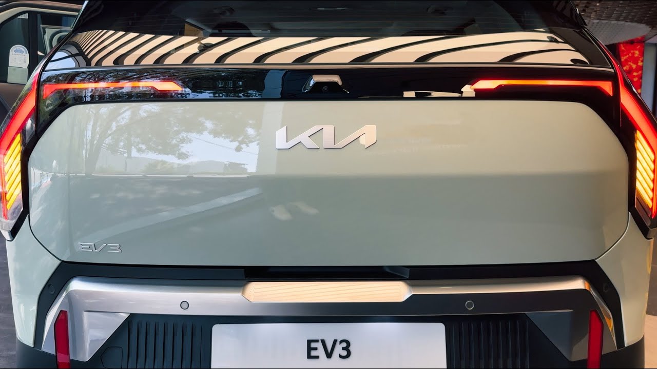 2025 The New Kia Ev3 exterior & Interior First Look.(4K) - YouTube