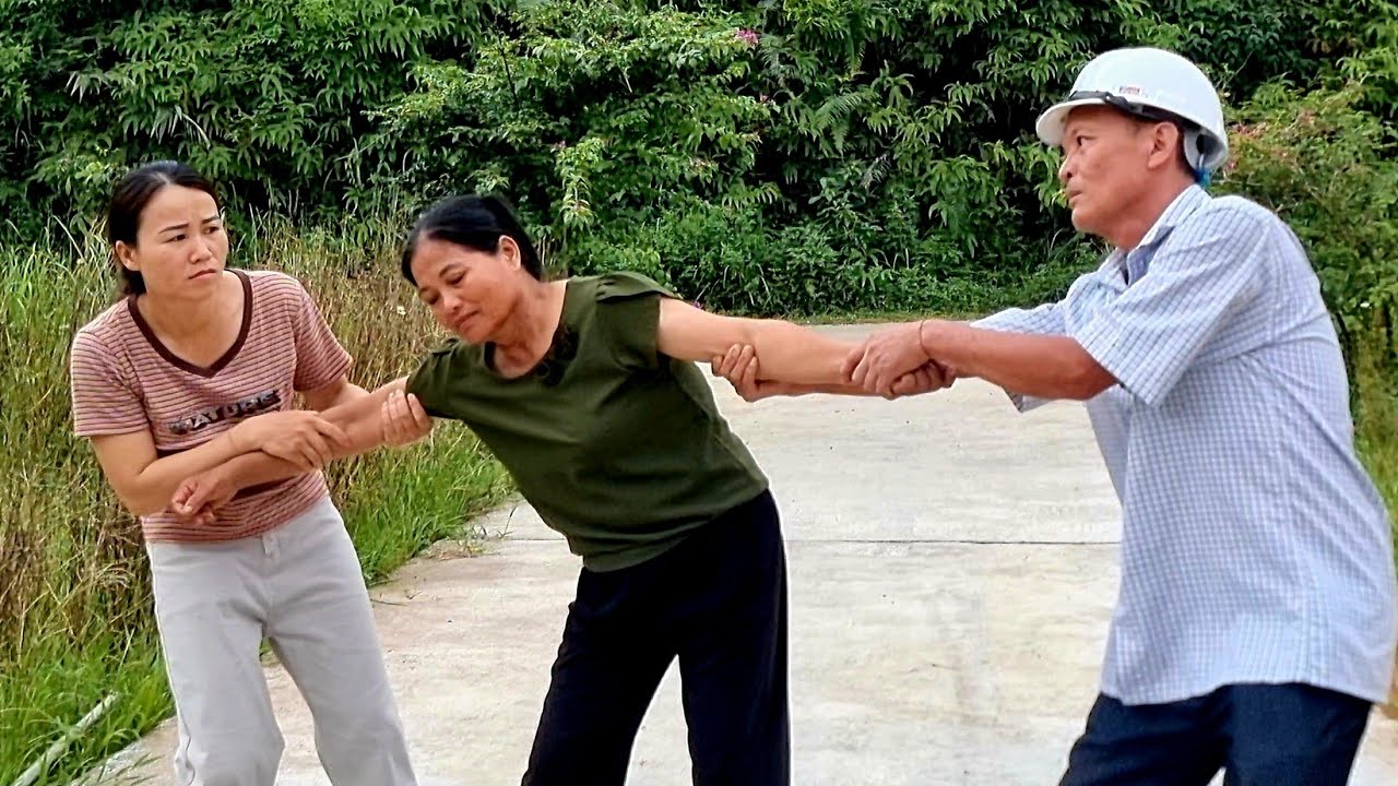 Pineapple harvest, CEO settles matter with ex-wife, daughter returns ...