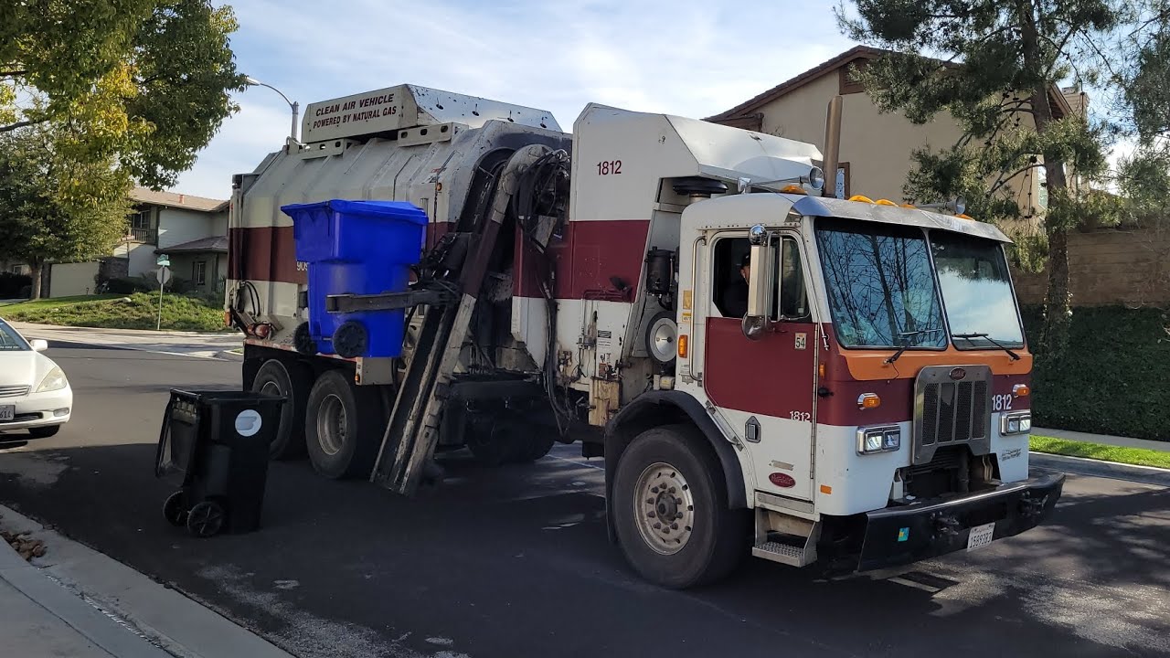 Peterbilt 320 Amrep Octo ASL with a Very Noisy Broken Packer - YouTube