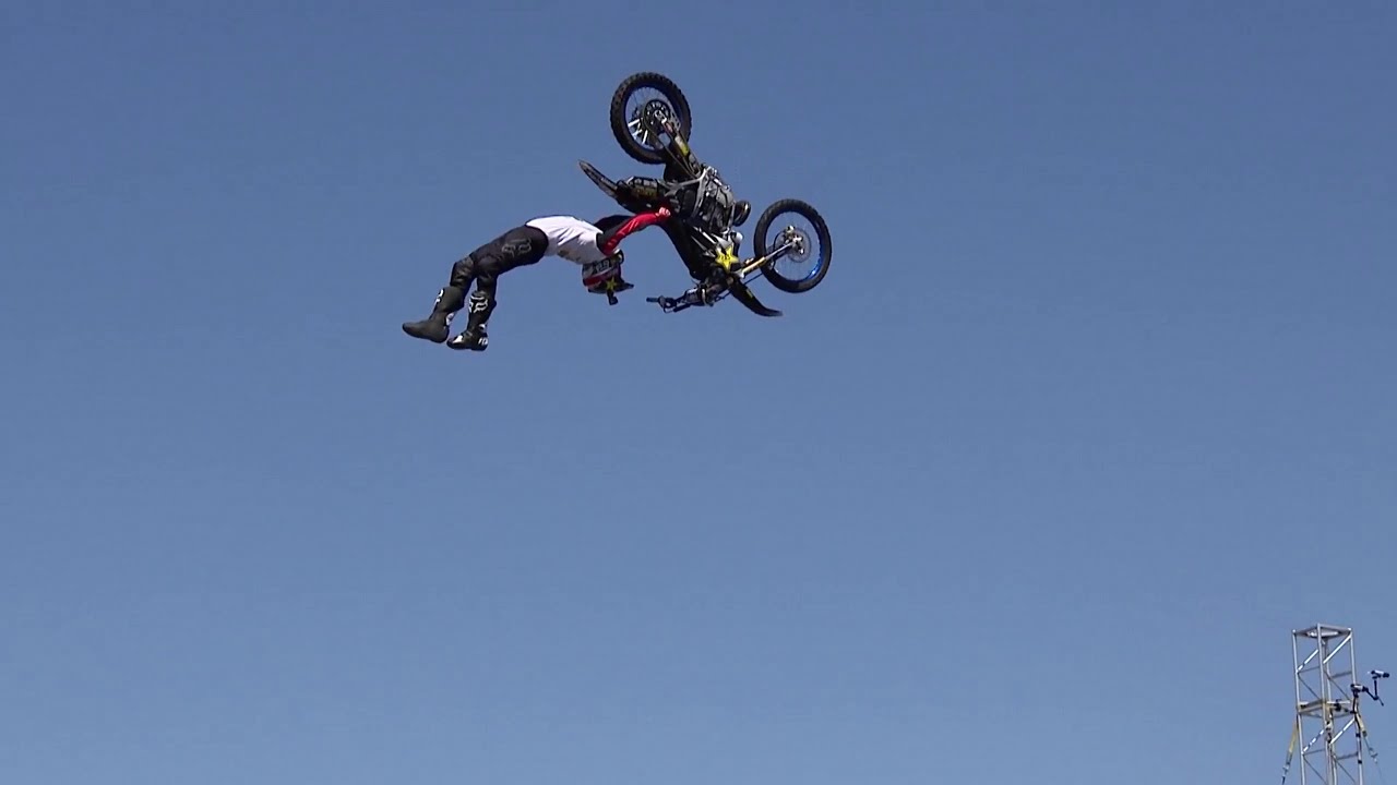 Bike Flip | Dirt Bikes Stunts | Creative Editz - YouTube