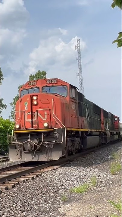 CN 5609 Sd70i leads m383 in Mount Clemens MI (Short version) #train #shorts 64 car train - YouTube