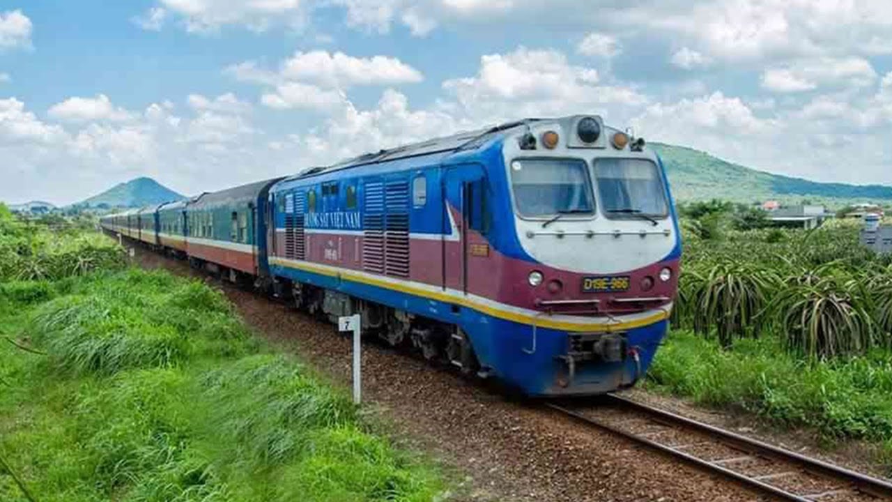 Close-Up Of The Super Long Train Leaving the Station - YouTube