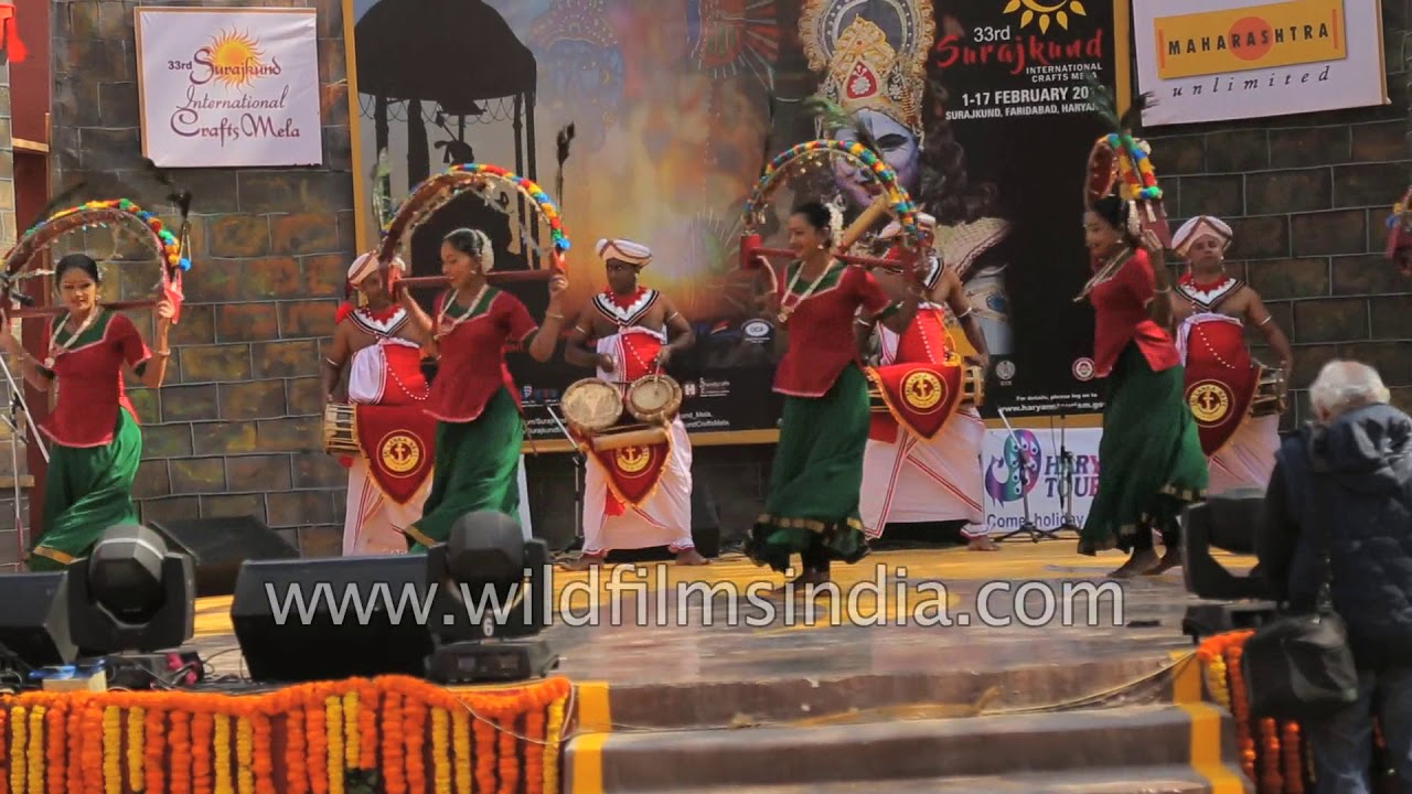 Sri Lankan girls perform Kavadi Attam dance form - YouTube