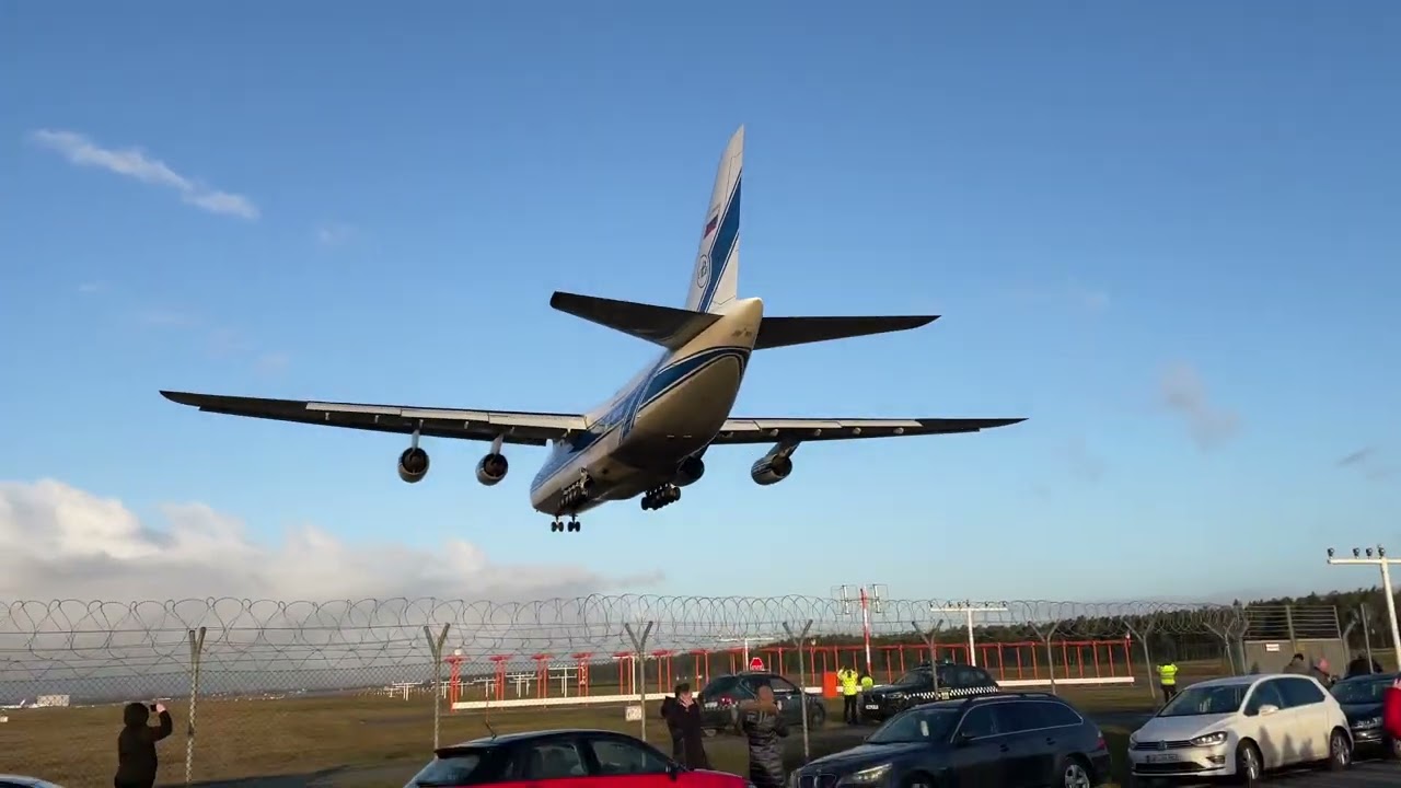 Plane spotting: Antonov A124 call signal VDA5790 approaching Airport ...