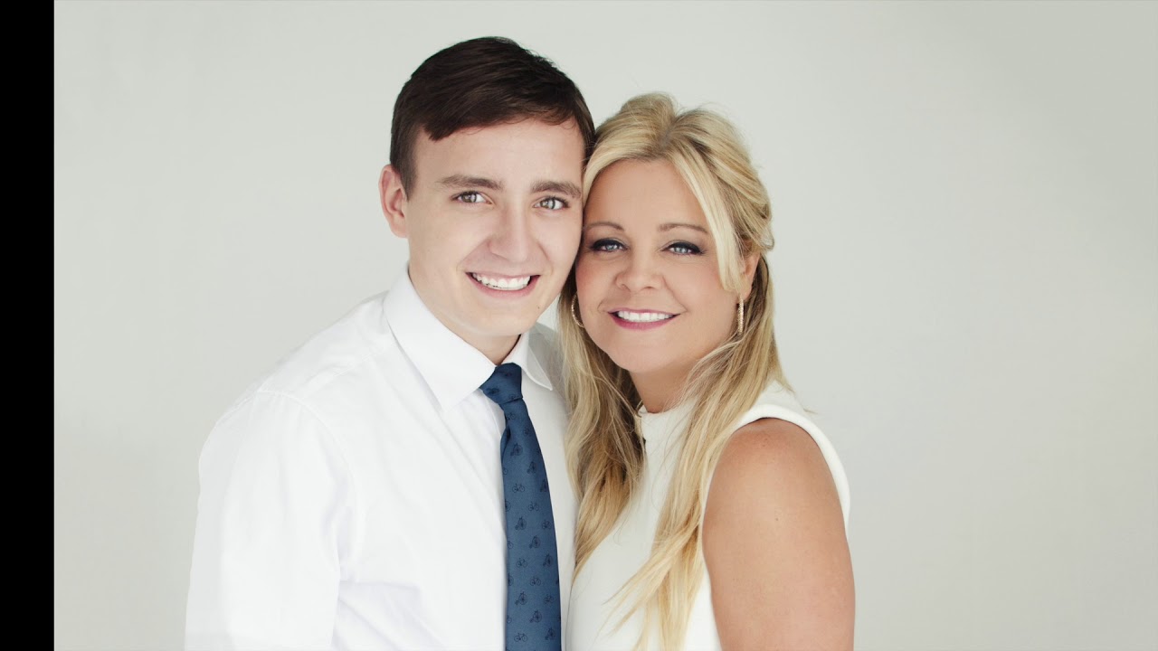 Holly Lemoine Raymond Testimonial Video - Brandi Stage Portraiture ...