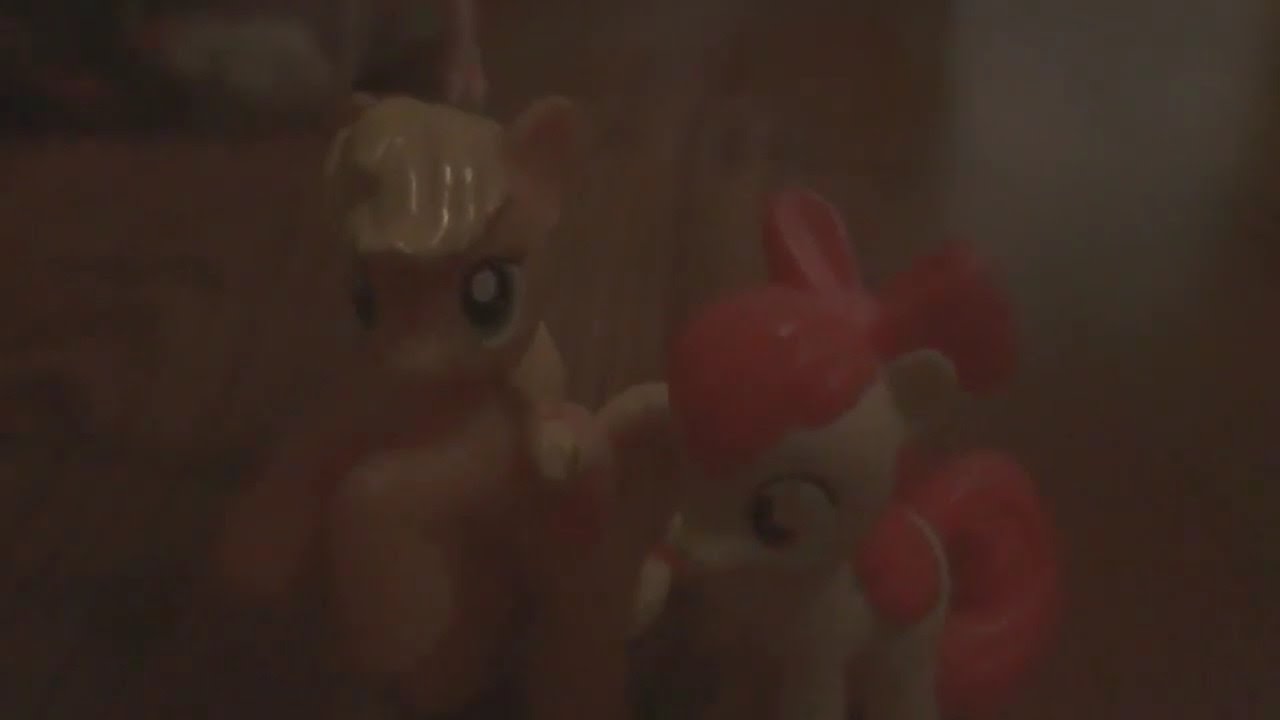 My ponies performing the Iguana song from go Diego go - YouTube