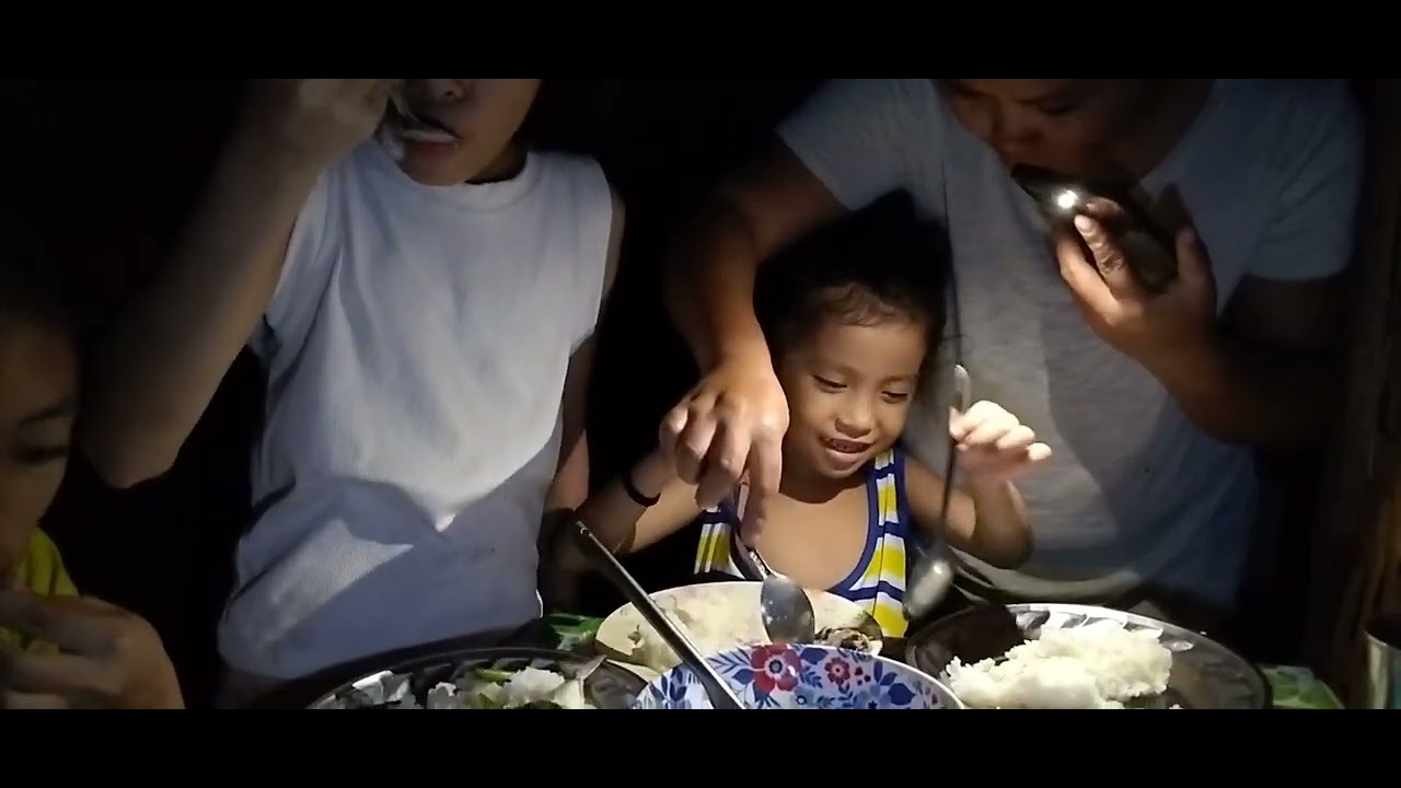 MAAGA KAMING NAKA UWI NI ALAN TAPOS BUMILI SI TATA NG ULAM ISDA AT CHRISTMAS GIFT NI ATE CHE2X ...