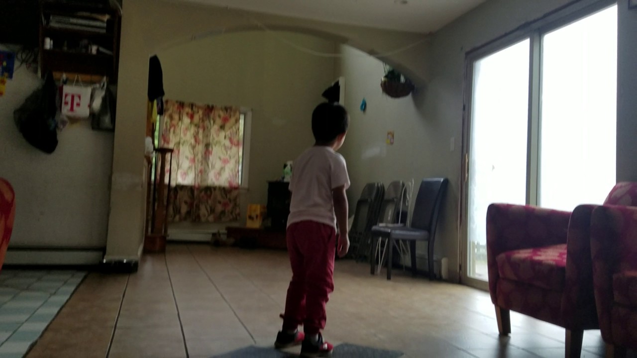 Crazy kid dancing part two - YouTube