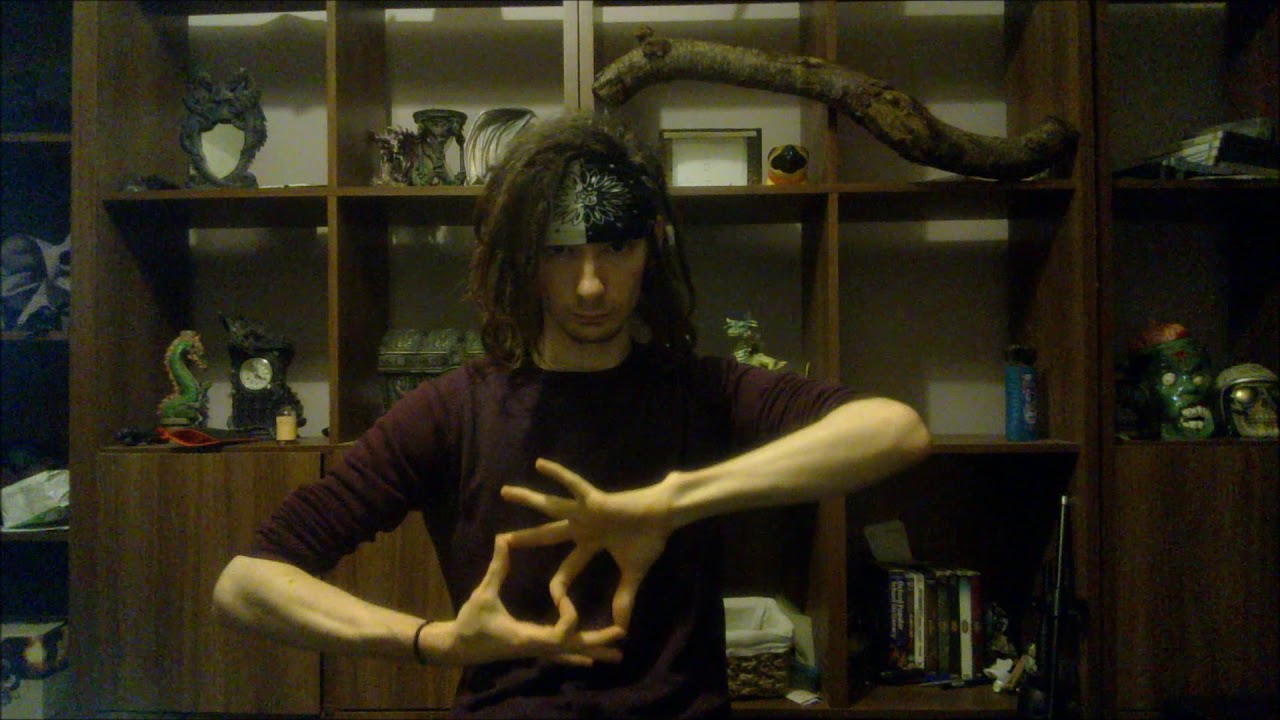 Trying to learn how to finger tut. - YouTube