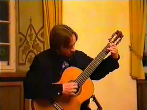 Jerzy Koenig plays Sonatina by Torroba - YouTube