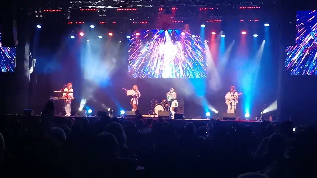 Butlins Minehead ABBA Rival in Studio 36 - YouTube