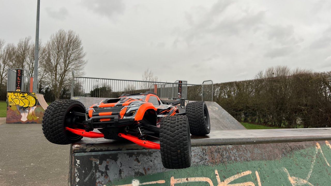 Traxxas xrt extreme bash - YouTube