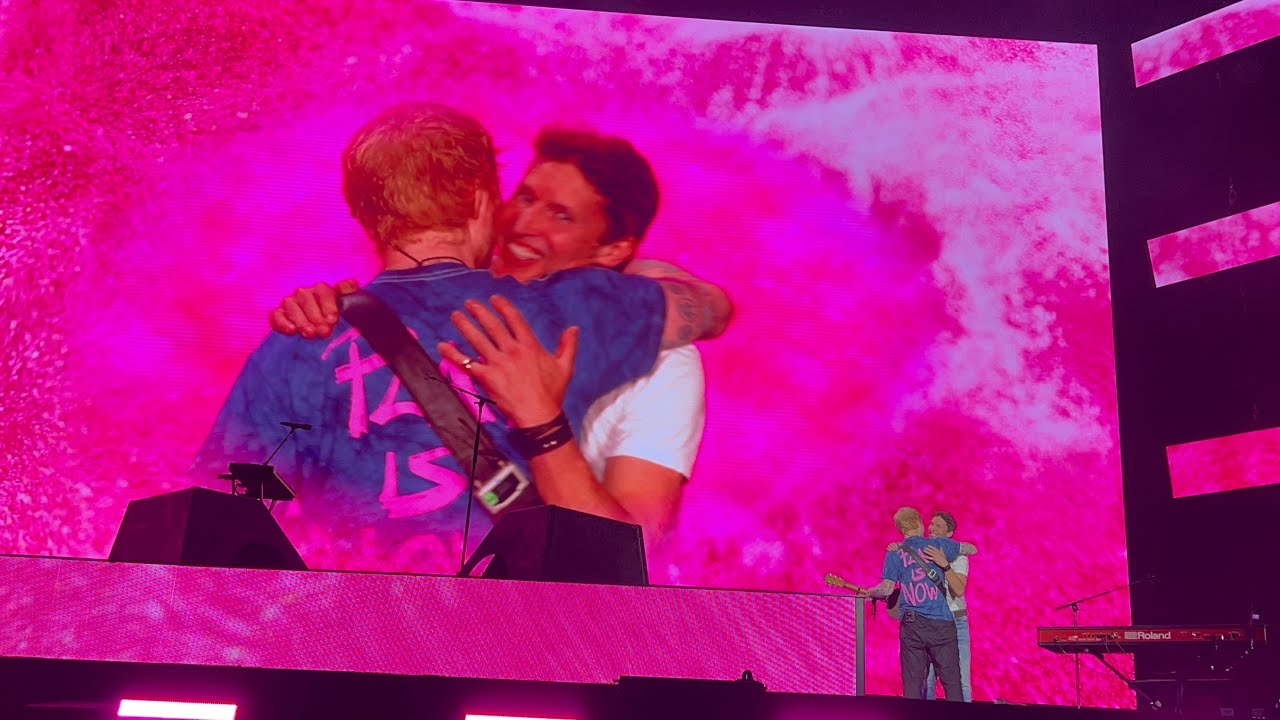 Ed Sheeran and James Blunt – Goodbye My Lover (live at Portman Road ...