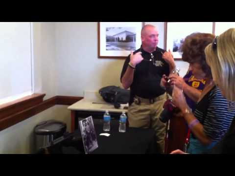 ST. VALENTINE'S MASSACRE TOMMY GUNS