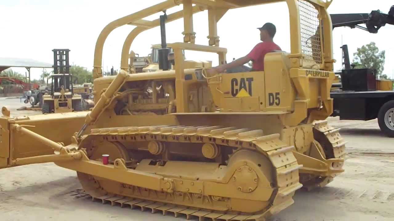 Caterpillar D5 Maquinaria JR - YouTube