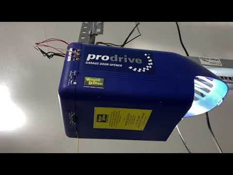Wayne Dalton Prodrive Garage door reverse back light blinks - YouTube