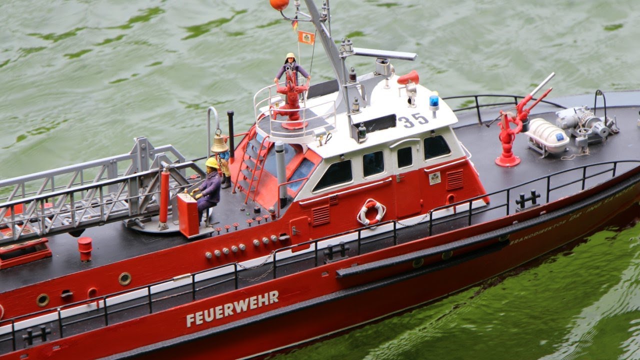 RC Feuerwehrboot Brandmeister Dr. Ing.-Sander - Schaufahren SMC Ahlen ...