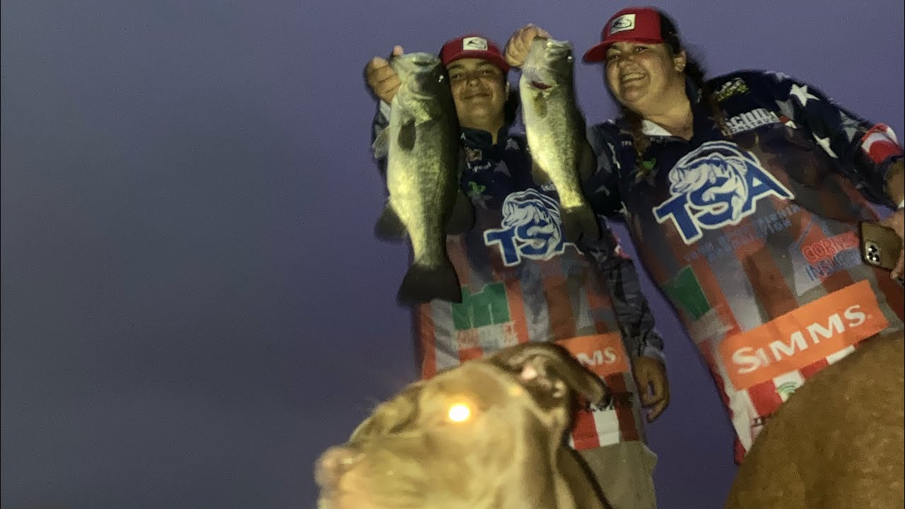 Fun fishing lake Dora - YouTube