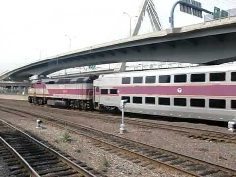 MBTA F40PH-2C 1071 Departing North Station, Boston - YouTube