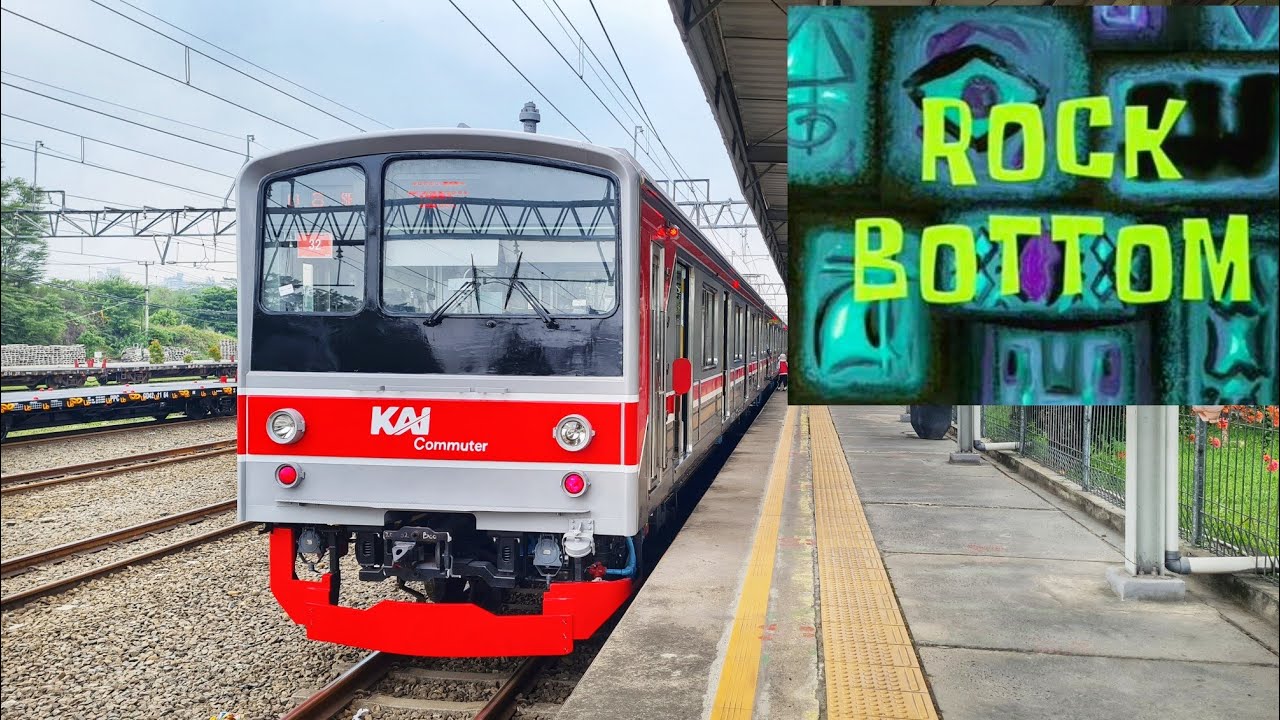 BANYAK ORANG TERBAWA ARUS MENUJU STASIUN YANG DIJULUKI SEBAGAI "ROCK ...
