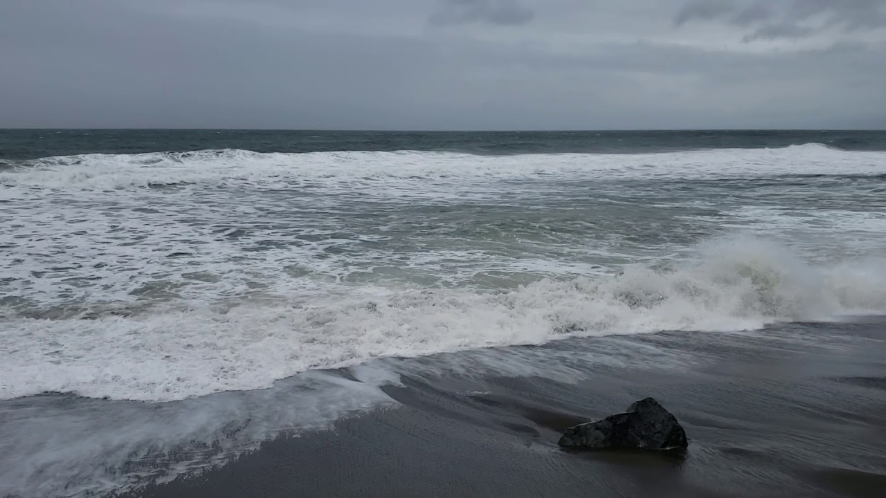 Relaxing ocean sounds waves crashing beach sounds sounds of the ocean ...
