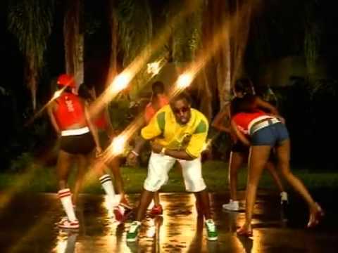 Nelly ft P Diddy Murphy Lee Shake Ya Tailfeather Official video - YouTube