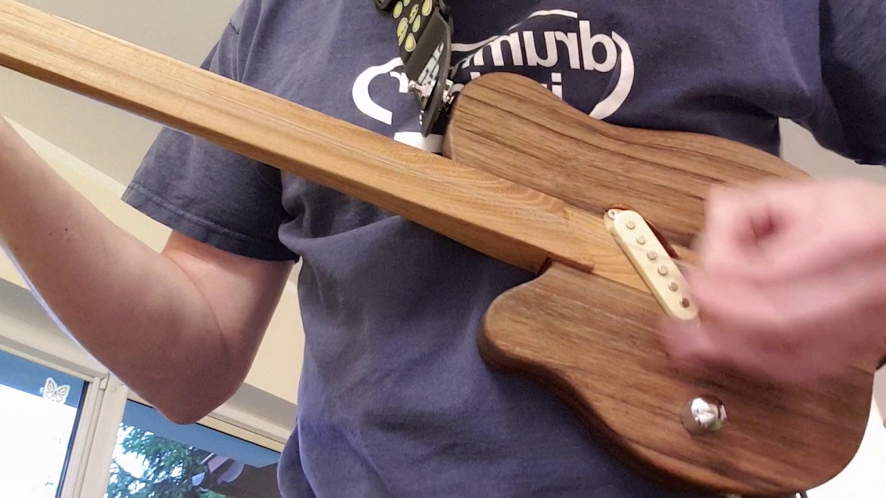 One string guitar - YouTube