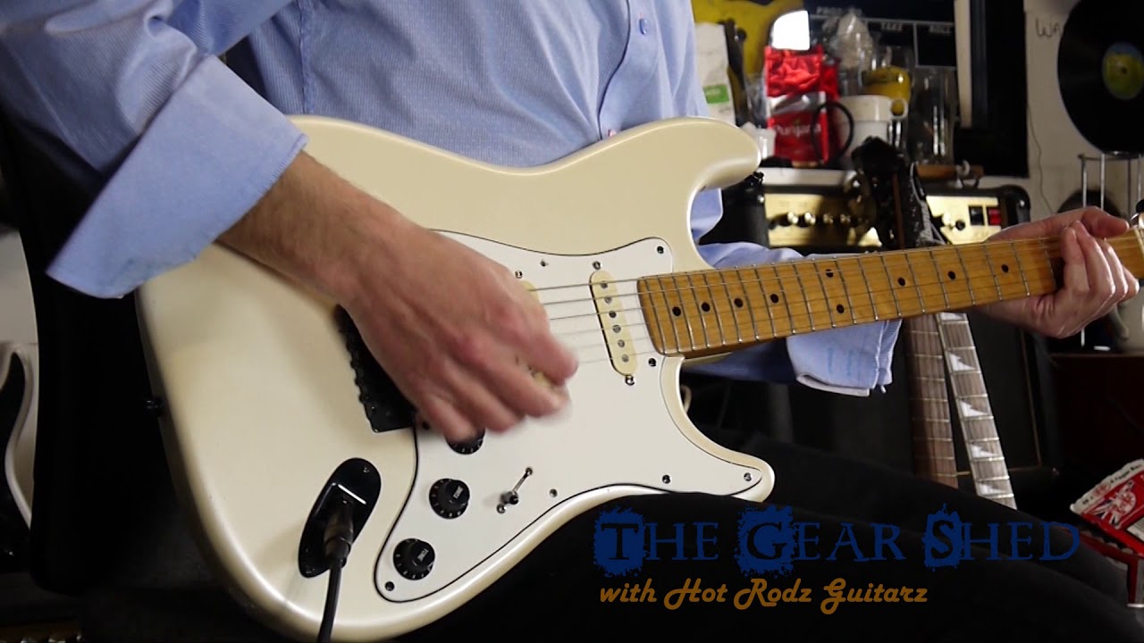 Les Tones Stratocaster - YouTube