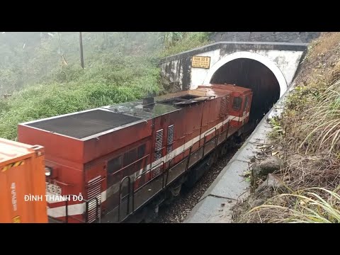 D18E - 616 , D11H - 345 also container train run into the tunnel - YouTube