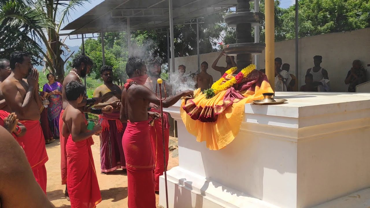 சூராணிக்கரை கொடிமரத்திற்கு தீபாராதனை பூஜை நடைபெறும் அழகான காட்சி ...