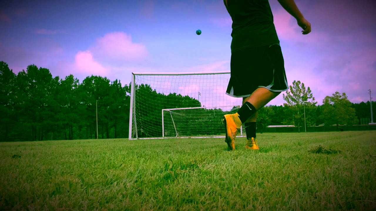 My upper 90 free kick - YouTube