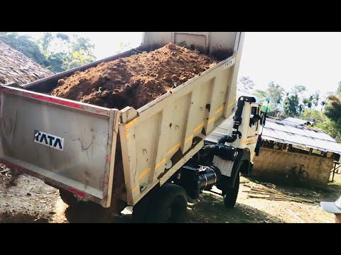 Tata 1618 4x4 tipper fully loaded with Mud - YouTube