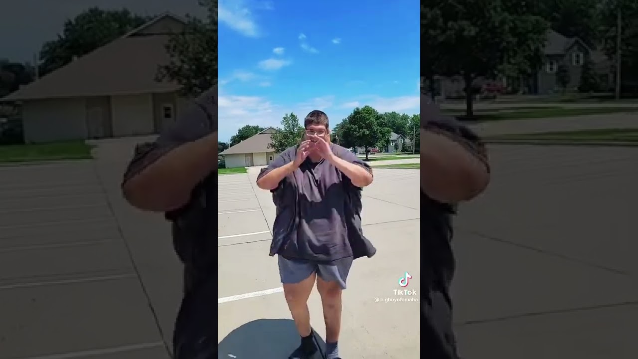 Big Man Doing The Griddy 😤 - YouTube