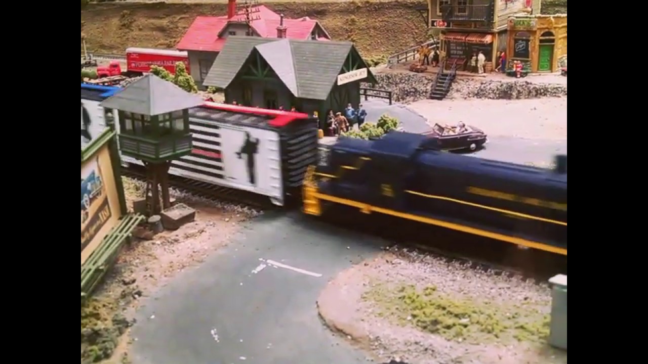 HO Scale "Trump Train" Making Its First Run - YouTube