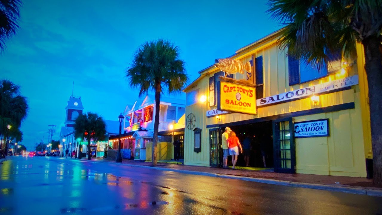 Key West LIVE from the Bar-Capt Tony's Saloon (1080p)🏝🌅🚲 - YouTube