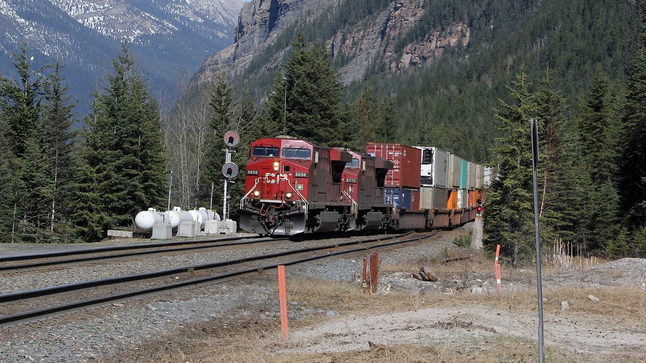 Railfanning the CP Rail Laggan Subdivision Field B.C. April 18, 2016 ...