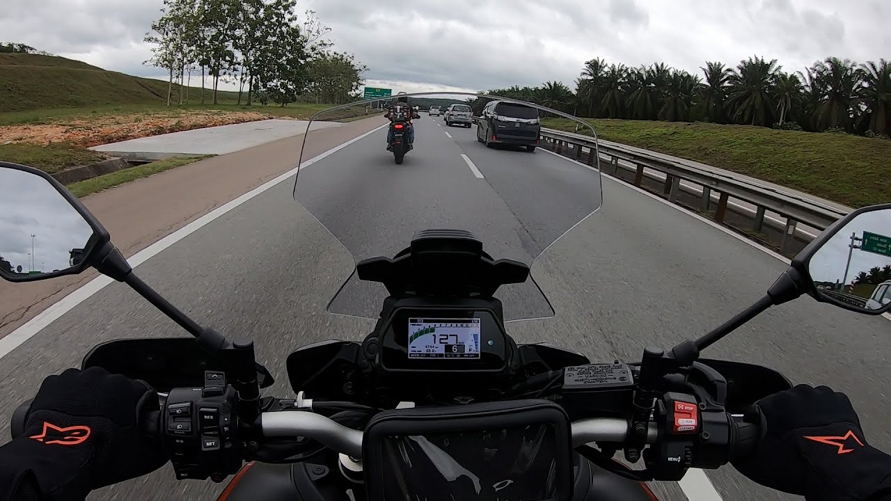 TRACER 900 GT FOLLOW VERSYS 1000 - YouTube