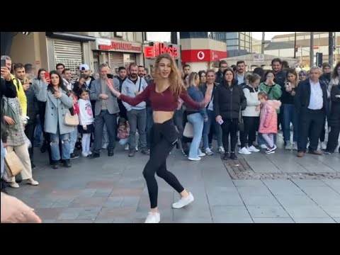Kadıköyü salladı güzel kız öyle bı oynadiki #oryantal #dance #müzik #darbuka #istanbul #kadıköy #tv