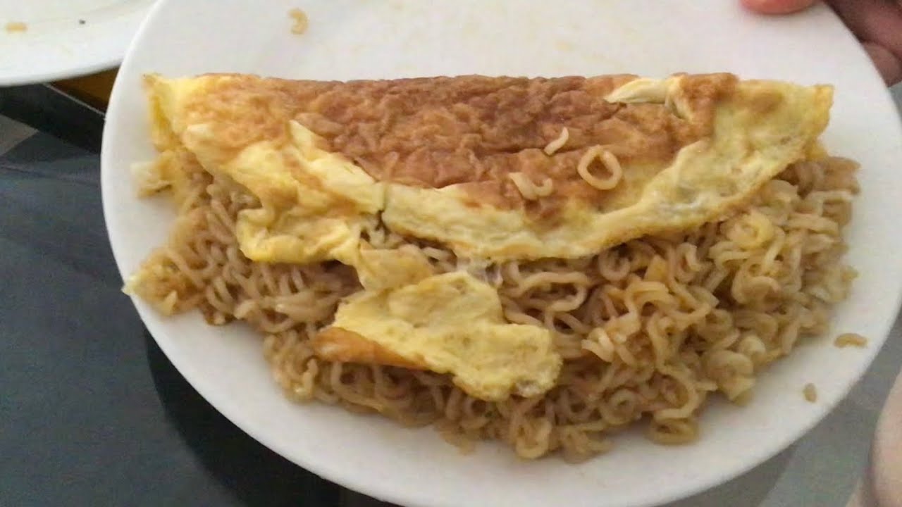 SCRAMBLED EGGS WITH PANCIT CANTON l Heygz TV - YouTube